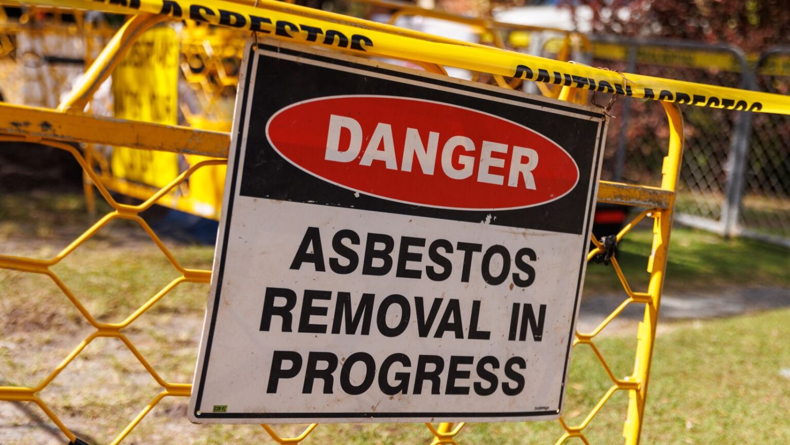 Signs You Need Asbestos Removal in Edmonton - Thehometrotters